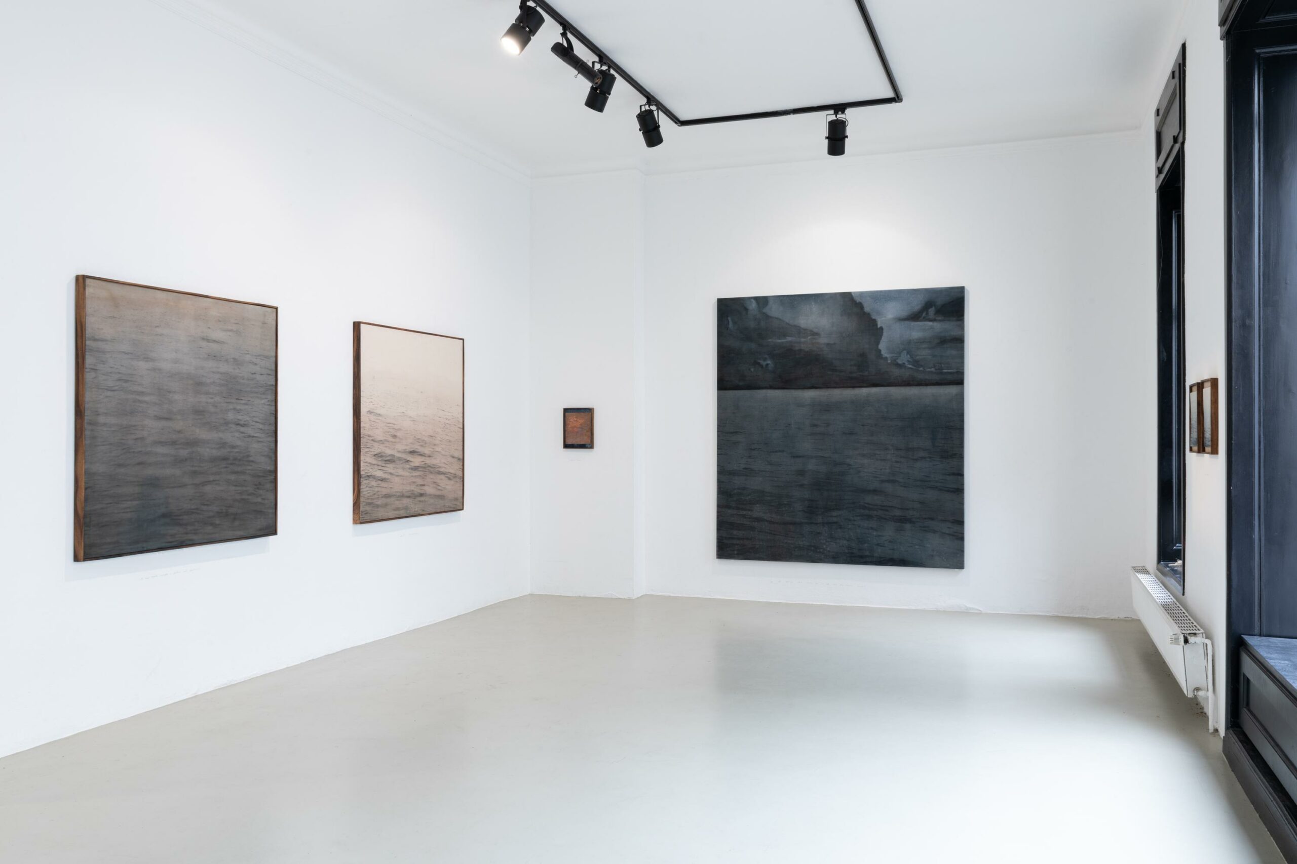 LILY GARDEN - Circle Culture Gallery