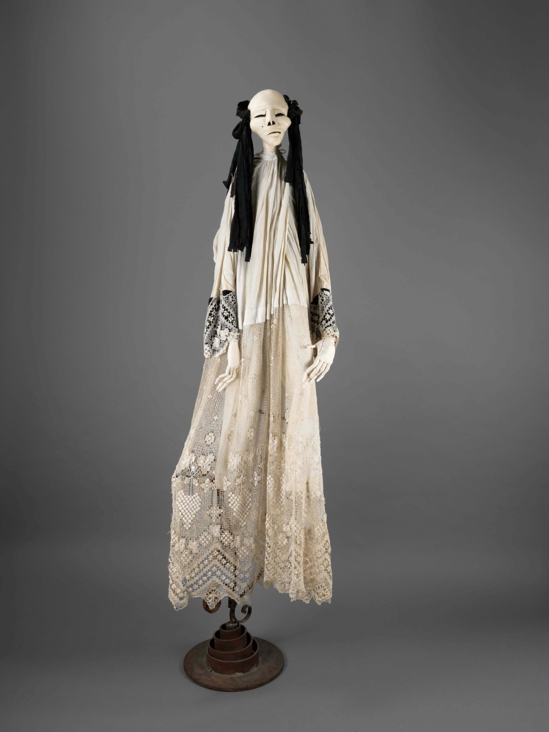 Eva Aeppli Retrospective at Lehmbruck Museum - Galerie Michael Haas